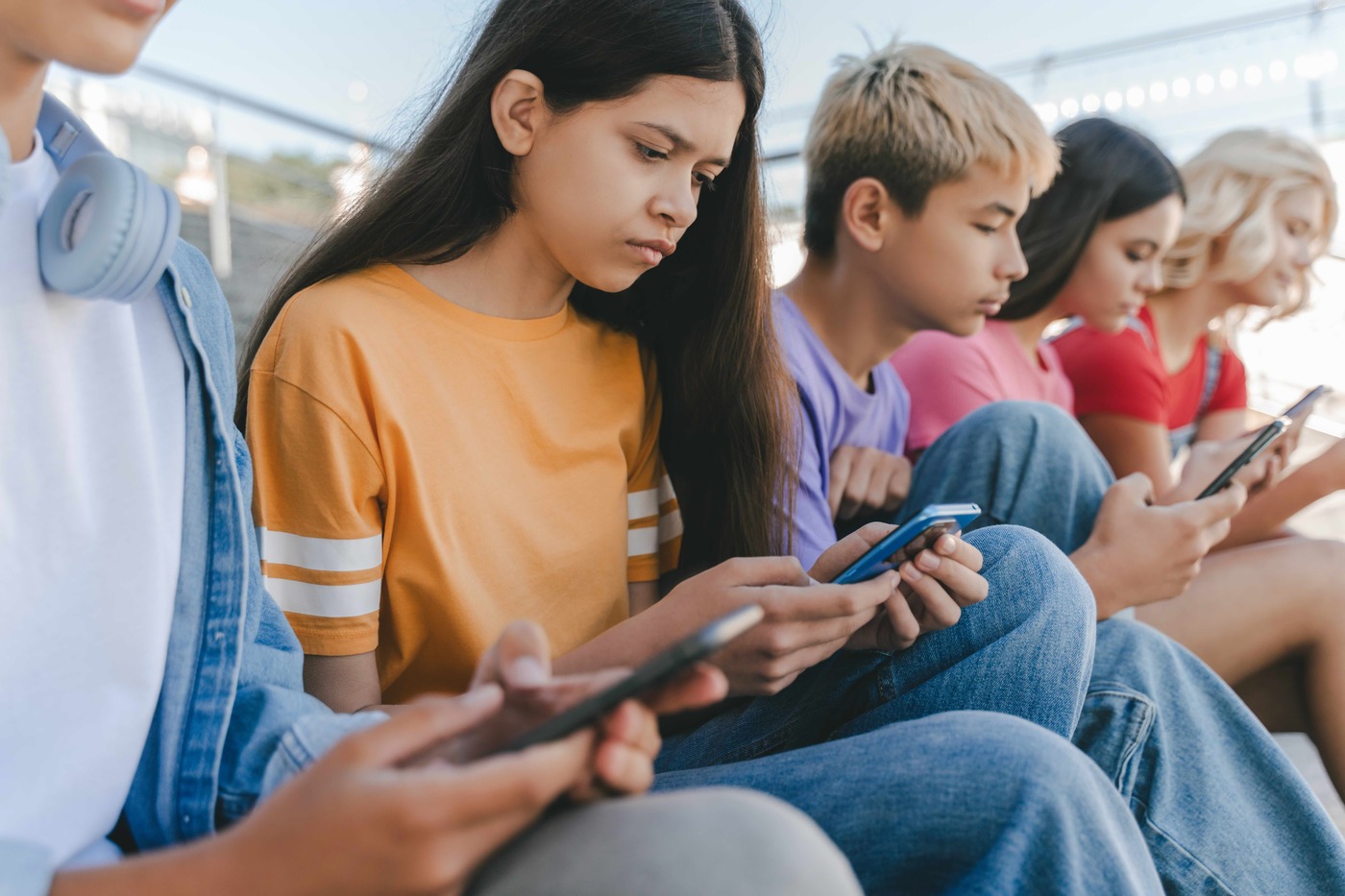 Digital Balance: How Teens Can Manage Screen Time